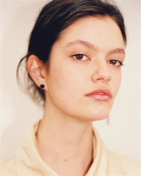 Picture Of Veda Pols