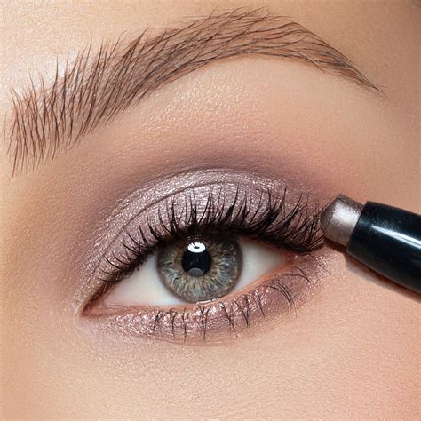 Ring Light A Misty Neutral Mauve Shimmer Eyeshadow Stick Eye Makeup
