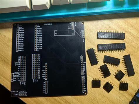 【花雕学编程】arduino动手做（259） Esp32 物联网与语音识别多功能扩展底座 Makelog造物记