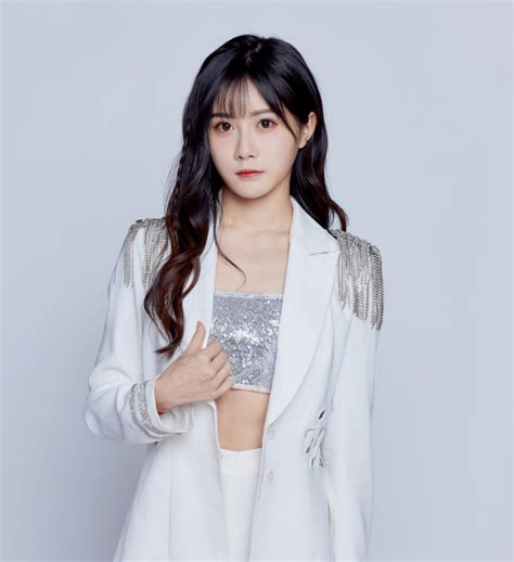 Snh48段艺璇泳装 千图网