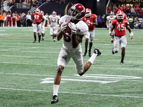 Devonta Smith Alabamas Title Game Hero Overshadowed By Tua Tagovailoa Sports Illustrated