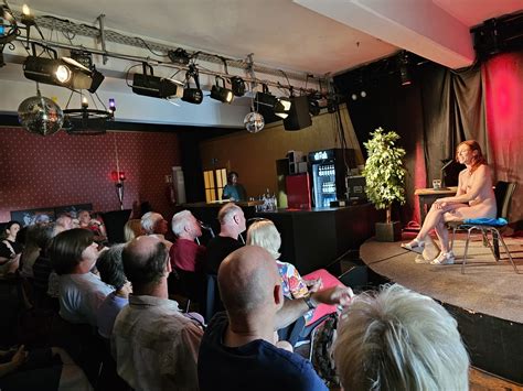 Nackt Ehrlich Ungewöhnlich Antje Mönning Liest Entblößt Und