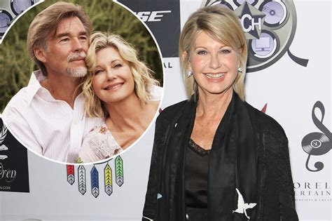 Celebrities React To Olivia Newton John 60 Photos Moonagedaydream Film