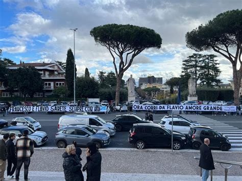 Lazio Funerale Francesco Presenti Zaccagni Fabiani E Cataldi Gli Striscioni Ftandvd