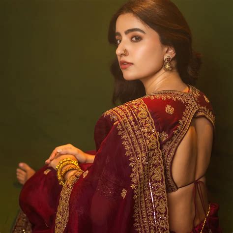 Tollywood ఆరు సినిమాలు చేస్తే ఒక్కటి హిట్ కాలేదు కానీ అందంలో కిర్రాక్ ఈ అమ్మడు Telugu