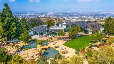 Stunning Architectural Estate On Mulholland Drive Returns For 17 Million