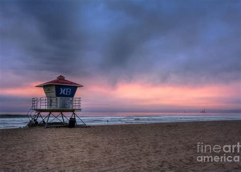 Huntington Beach Lifeguard Tower Greeting Card By Eddie Yerkish