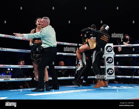 Alycia Baumgardner Right Celebrates Victory By Knockout Against Terri
