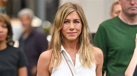 Jennifer Aniston Is Very Particular About Her Feet Life And Style