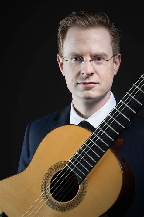 Daniel Corr Classical Guitarist