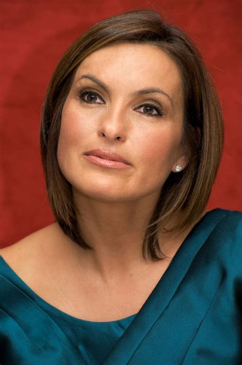 Pin By Jennifer Warner On Mariska Hargitay Medium Length Hair Styles