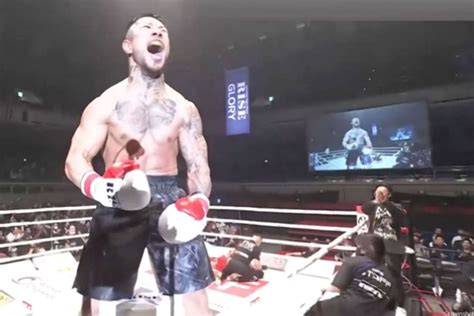 🎥 Plat Gemepte Neus Kickboks Icoon Nakamura Vecht Door En Pakt Winst