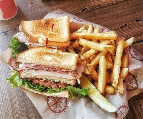 St Nicks Patio And Grille Skyforest Restaurant Reviews Photos