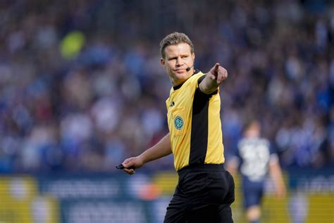 Über Hsv Skandalspiel Darum Will Star Schiri Brych Mit Hoyzer Sprechen