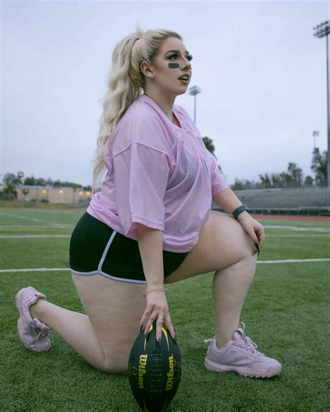 Lizzybee Bio Quick Facts Age Height Weight Measurements