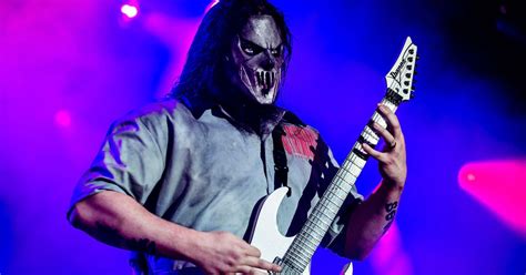 Esp Fecha Parceria Com O Guitarrista Mick Thomson Do Slipknot