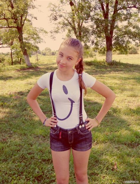 Джинсовые шорты с подтяжками Шорты фото