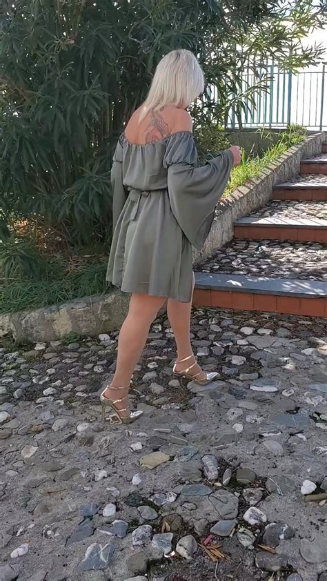 Carleen Ceraldi Buon Anno A Tutti E Tanti Auguri Per Il 2025 Influecerdellamodaitaliana