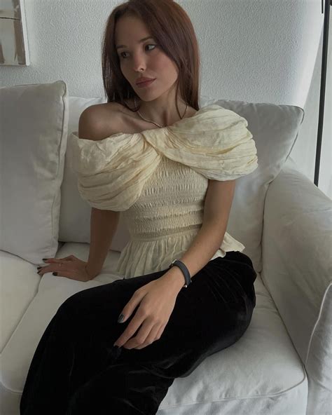 Colours That Go With Pale Yellow And Look Especially Chic Who What Wear