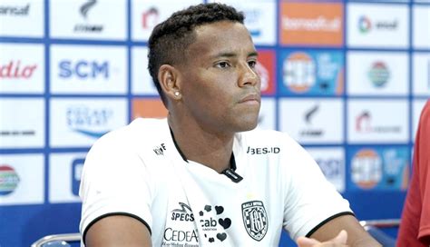 Eber Bessa Datang Jadi Lawan