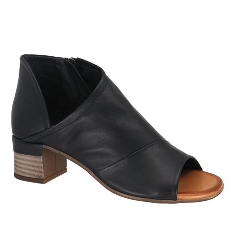Everly Gia 01 Black Leather