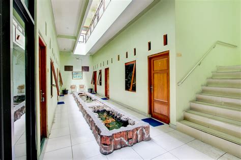 Hotel O Yogyakarta Near Taman Sari Formerly Widitya Inn Oyo Hotels Yogyakarta Book Rp113602