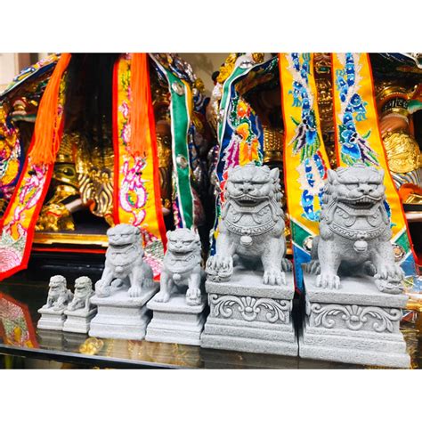 「華誠」小石獅 石獅 迷你石獅 北獅 砂岩 廟會模型 模型廟會 風水 招財 鎮煞 神桌擺設 二種尺寸 蝦皮購物