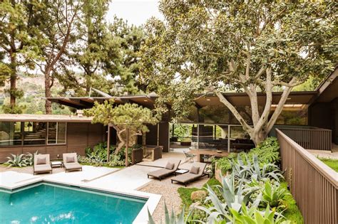 Step Inside Actress Robin Tunneys Midcentury Beverly Hills Oasis