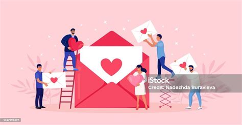 작은 사람들은 붉은 마음으로 메시지를 보냅니다 사람들은 큰 봉투 근처에 서서 연애 편지를 넣습니다 행복한 발렌타인 데이 로맨틱 이메일 인사하기에 대한 스톡 벡터 아트 및