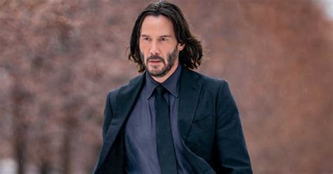 Keanu Reeves Opens Up About Matrix Movies Red Pill Metaphor Co Opted