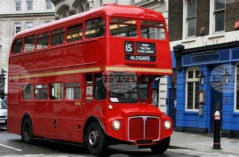 И шофьорите на автобуси в Лондон започват стачка Утро