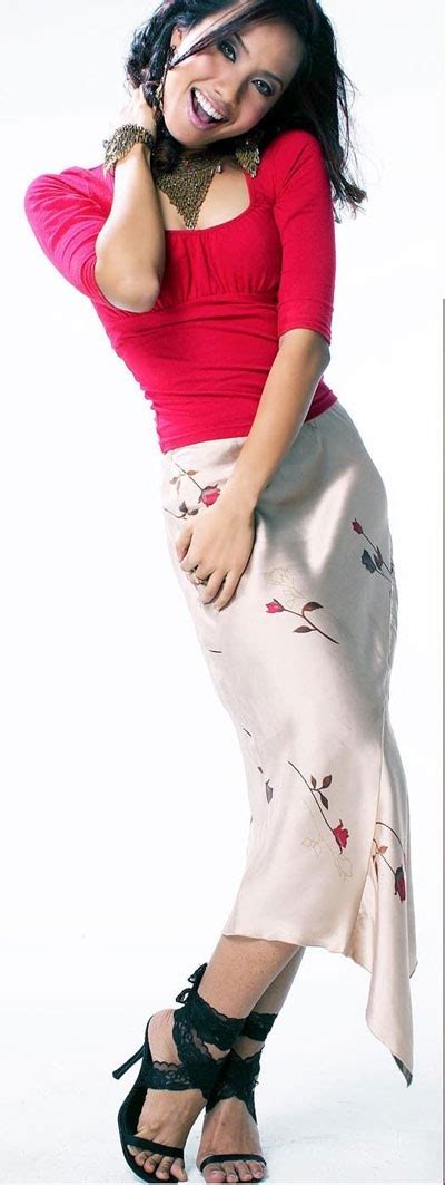 Ezzaty Abdullah Feet