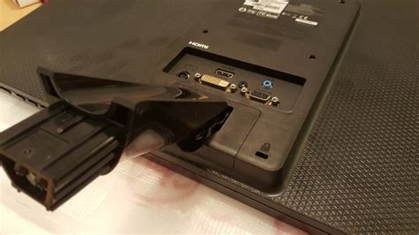 How To Dissasembleremove Lg Monitor From Its Stand Hardware Hangout