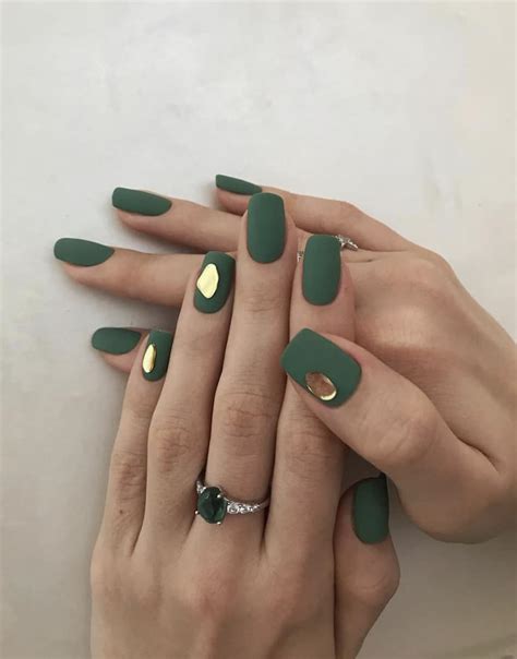 19 Gorgeous Emerald Green Nails Youll Want To Copy