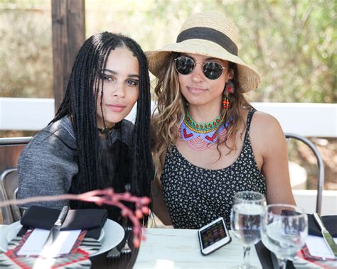 Photo Malia Scharf Et Zoe Kravitz Lors Du Harpers Bazaar Brunch Au
