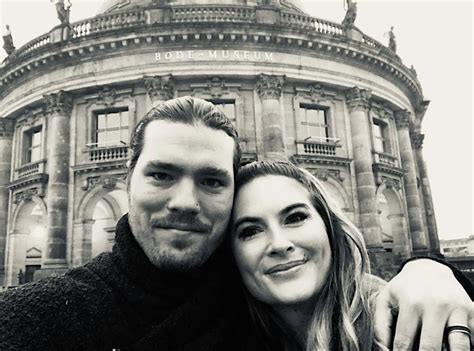 Cozy Christmas Living Room Concert With Jennyrebecca And Andrew Ronning 10207 Delmar Ln