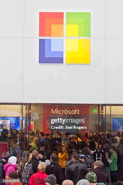 Microsoft Retail Store Photos And Premium High Res Pictures Getty Images
