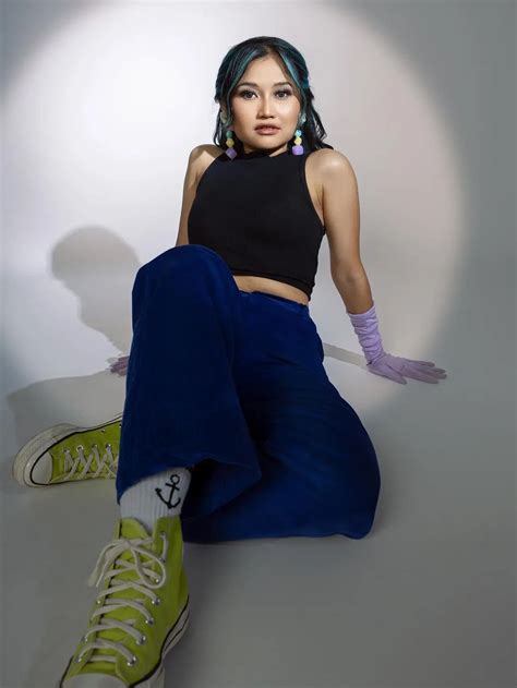 Profil Dan Biodata Riyuka Bunga Selebgram Lawak Yang Cerai Dari Heri Horeh Karena Diselingkuhi