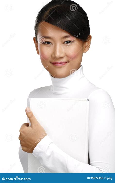 Belle Fille Chinoise Asiatique Montrant Un Livre Vide Photo Stock Image Du Livre Universit