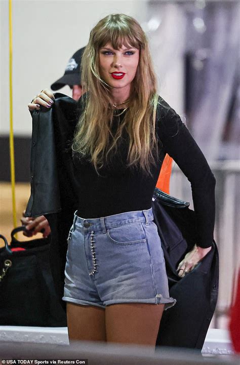 Taylor Swift Outfits Jeans Taylor Swifts Best Looks — How To Get