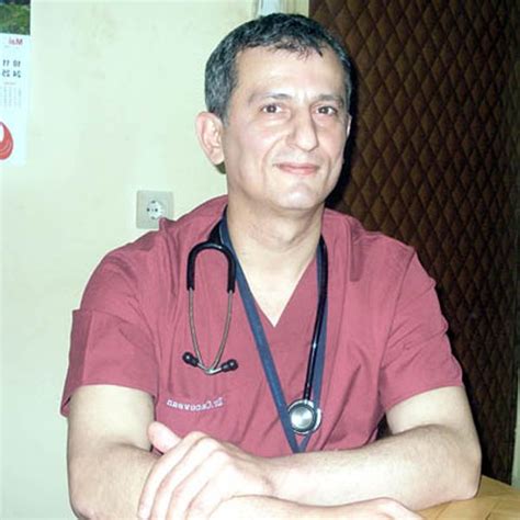 Dr Adrian Cacovean Eram Stagiar La Sibiu în Anul 1993 în Farmacia Homeopată Din Piața Mică