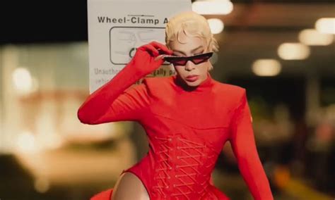 Sapaw Sa Gay Impersonator Vice Ganda Agaw Eksena Na Sa Concert Ni Lady Gaga Dedma Pa Rin