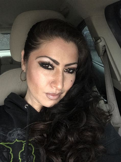 Danielle Chavez Phnxgrfx Instagram Fb Twitter R Single