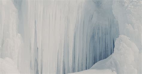 有关户外 不变 優雅 冬季 冬季仙境 冰 冰冻的瀑布 冰冻美女 冰冻苔原 冰柱 冰河 冰洞 冰盖 冰钟乳石 冰雕 冷 冷冰冰 冷冰的 冷凍 凍結的 北