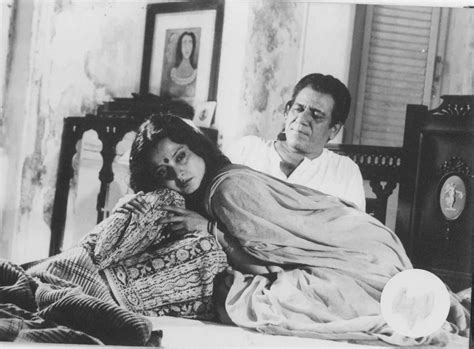 When Rekha And Om Puri Got Physical For Real While Shooting A Love
