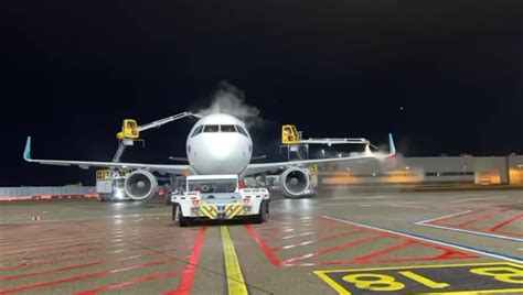 Oguz Ipek On Linkedin Colognebonnairport Teamcgn Flugzeugenteisung