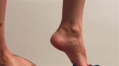 My S L My Feet And Sucks My Toes Niki Love Clips4sale