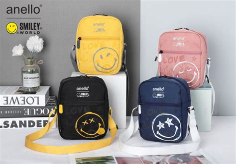 พร้อมส่ง กระเป๋าสะพายข้างแฟชั่น Anello X Smiley ผ้ากันน้ำ ช่องเยอะใส่
