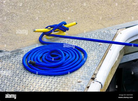Mooring Rope Knot Hi Res Stock Photography And Images Alamy
