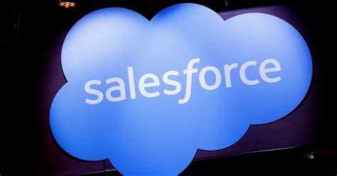 Salesforce Cutting 1 000 Roles While Hiring Salespeople For Ai